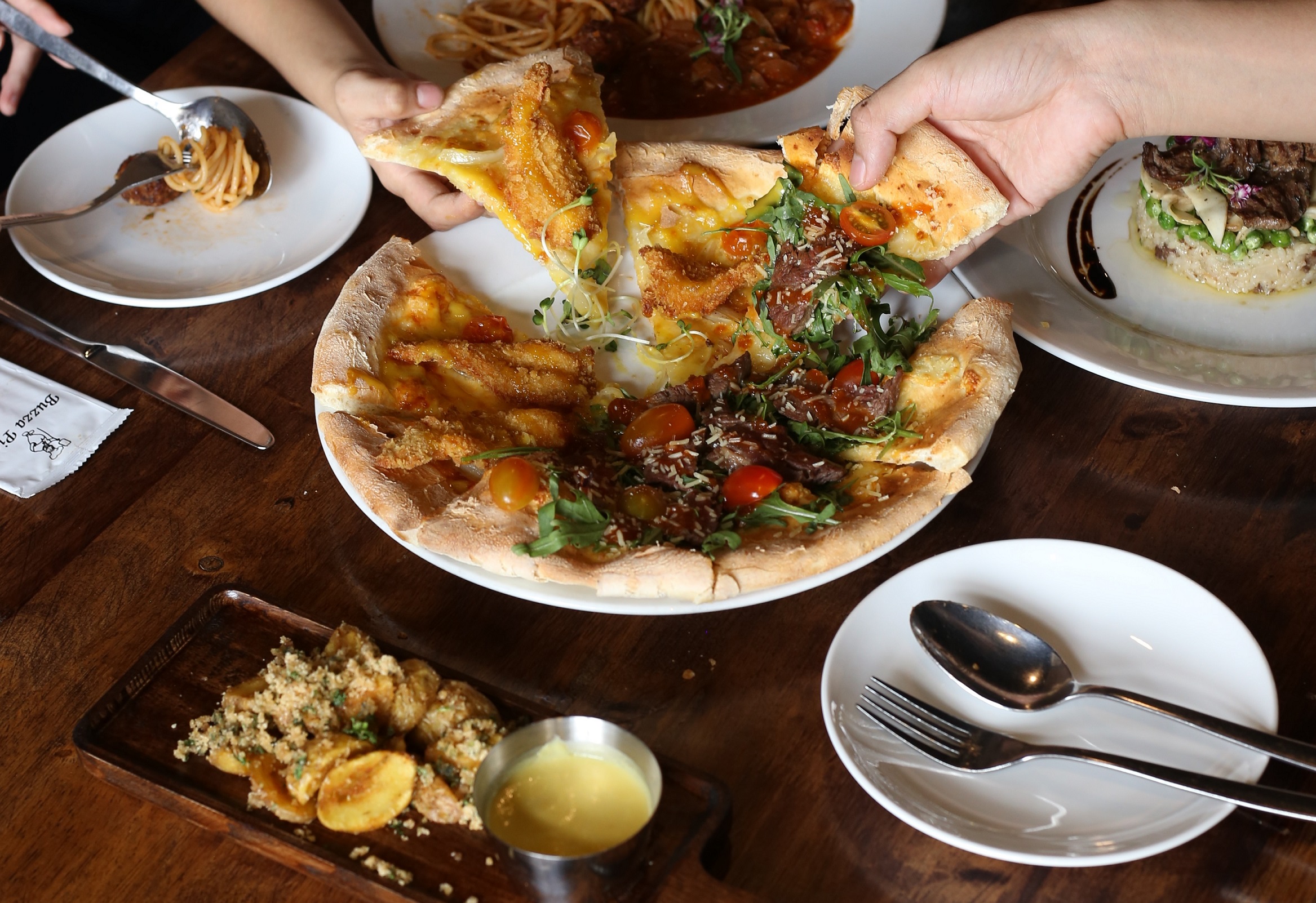Buzza Pizza | VIB